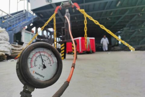 Lashing chains & Pots of Ro-Ro vessels / Pad eyes testing - Navaltech
