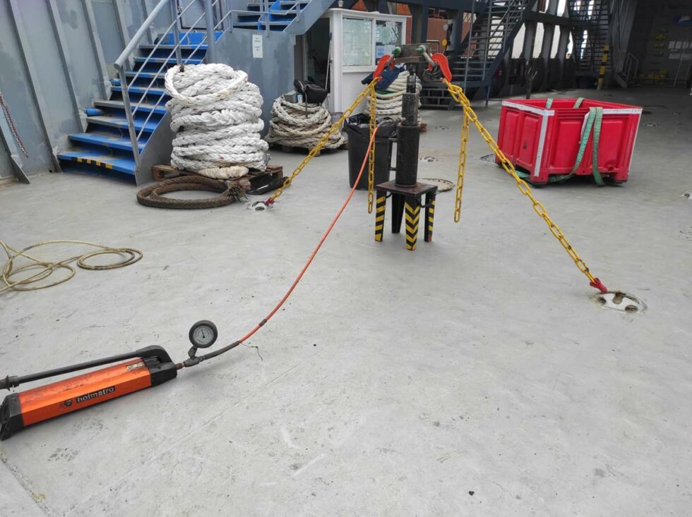 Lashing chains & Pots of Ro-Ro vessels / Pad eyes testing - Navaltech